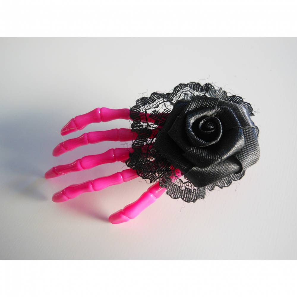 Schwarze Rose Skeletthand Haarklammer gothic pink