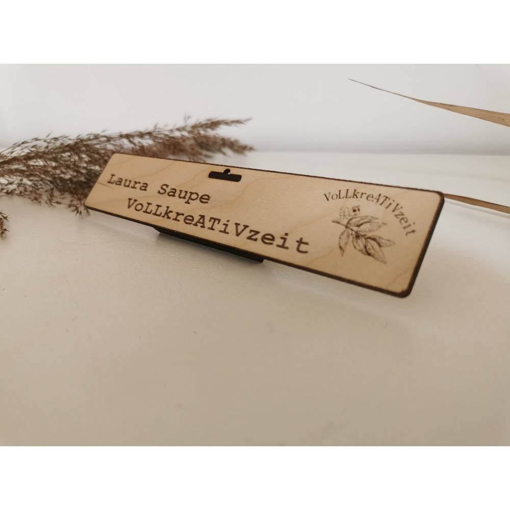 Personalisiertes Namensschild aus Holz | Schreibtischschild ...